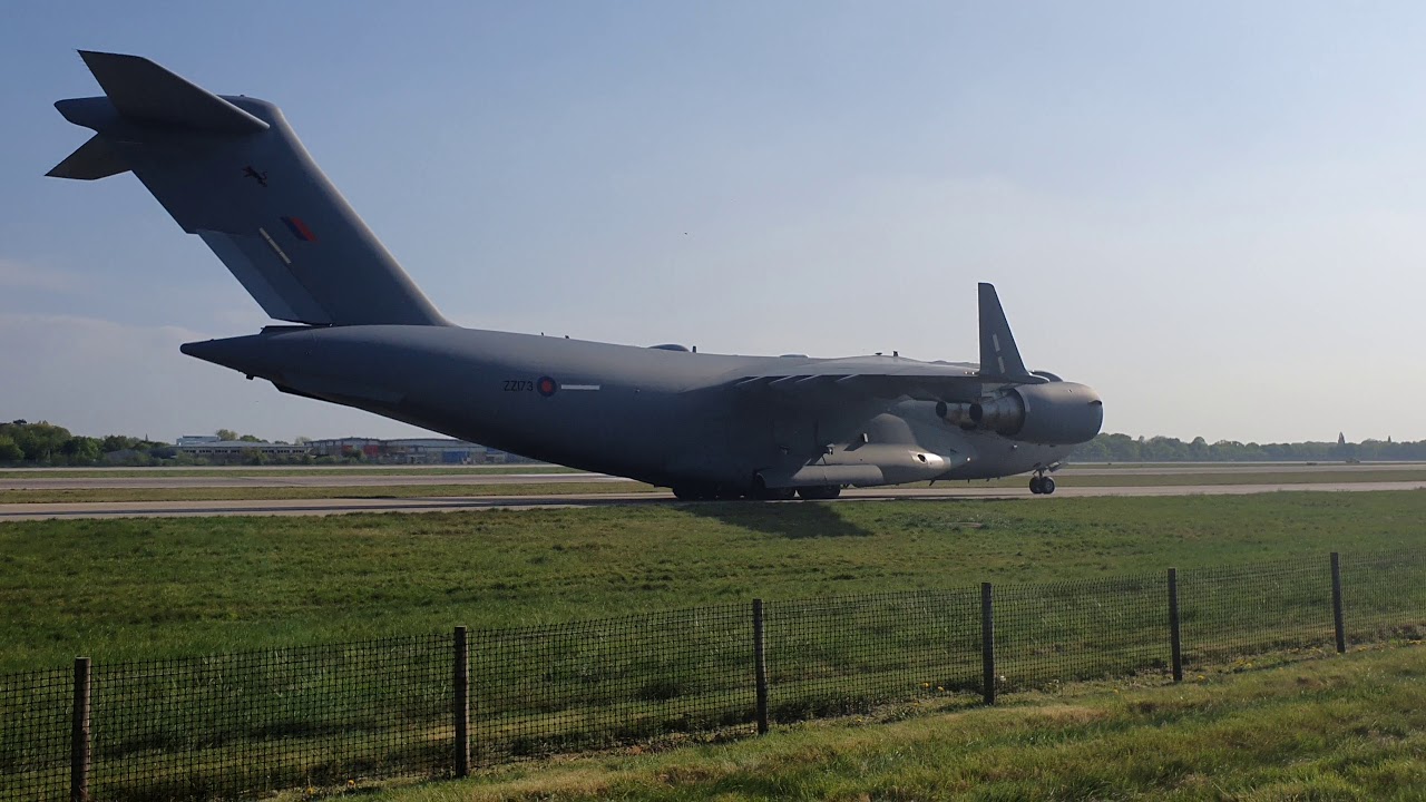 RAF globemaster at Gatwick Airport - YouTube