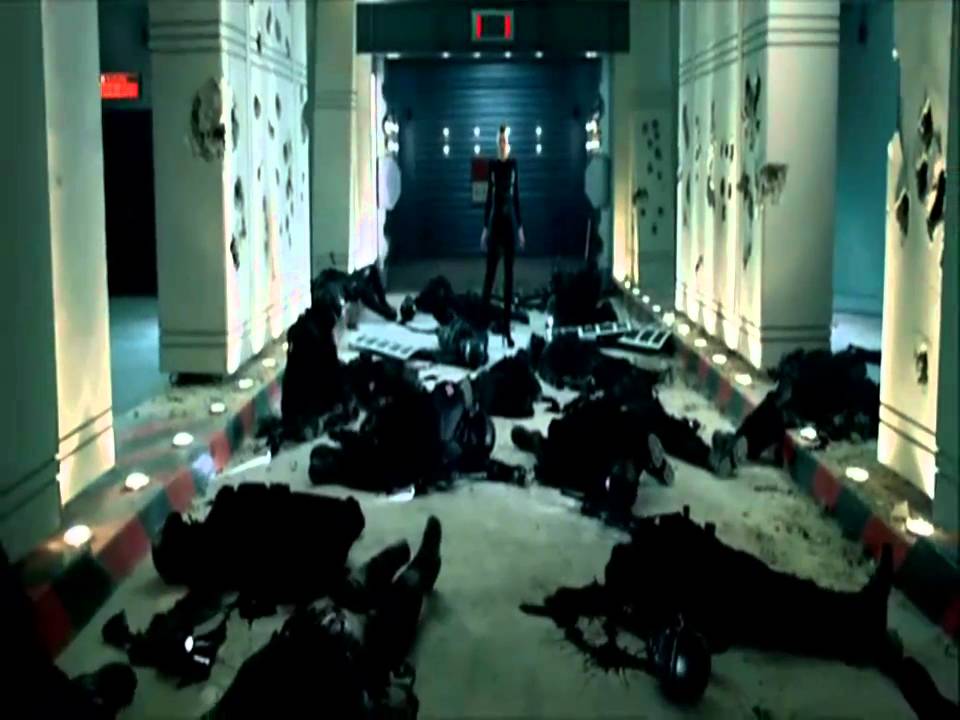Resident Evil Afterlife - Arrival of First Clone of Alice - YouTube
