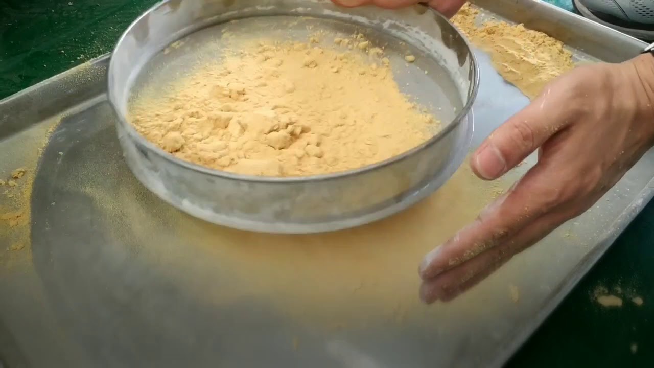 BSDF-350 Advanced Hammer Mill for dried onion grinding - YouTube