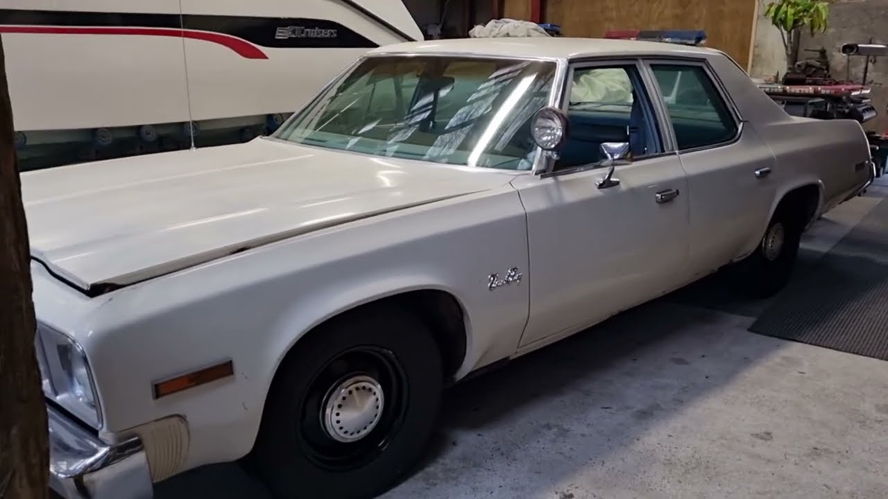 1977 Plymouth Gran Fury, police car 440ci. barn find - YouTube