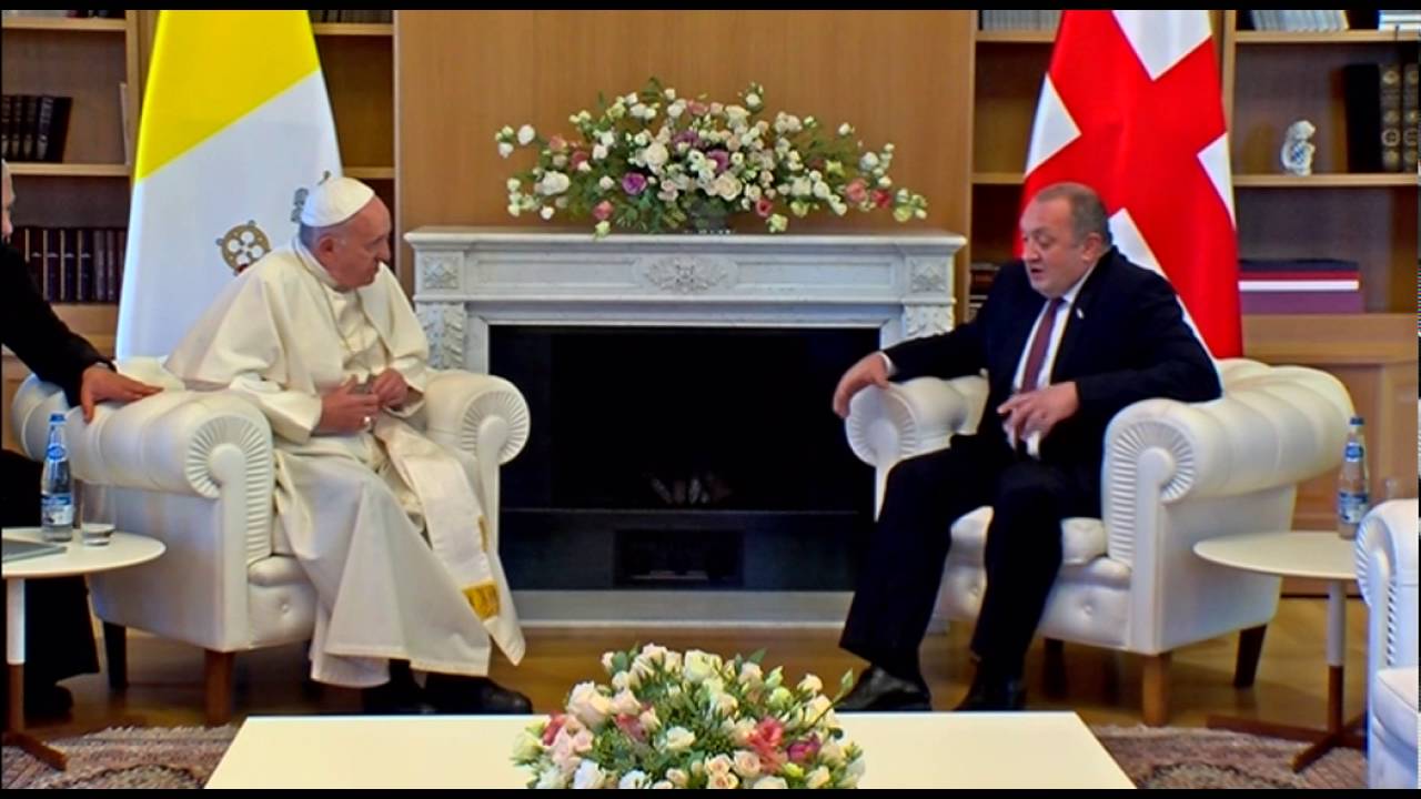 პრეზიდენტი რომის პაპს პირისპირ შეხვდა Youtube
