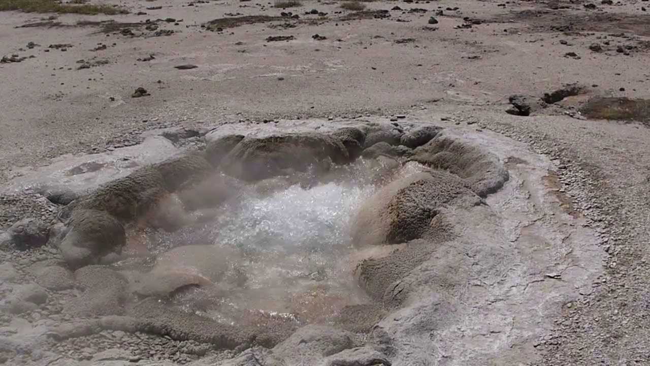 Shell Spring, Yellowstone National Park - YouTube