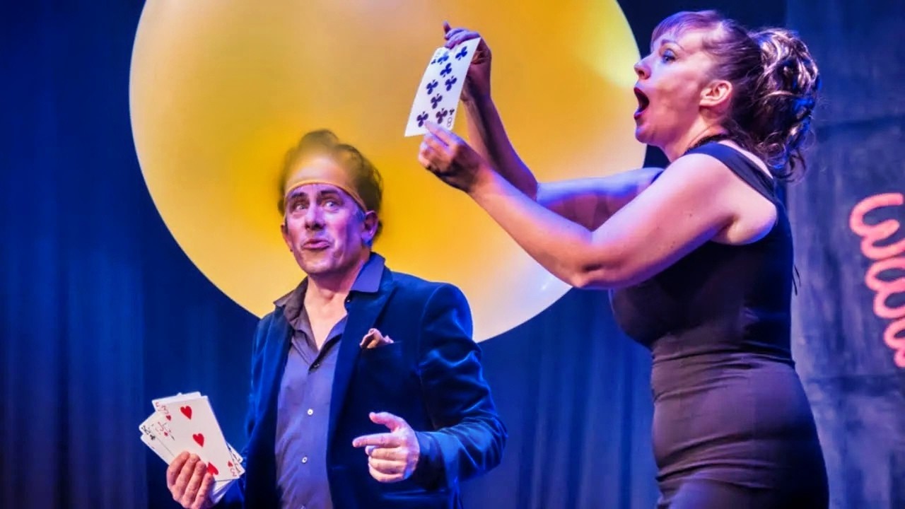 The Velvet Burlesque - Christian Lee - #mindreader #comedian #magic # ...