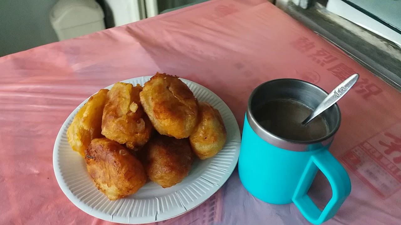 MONGGO NGOPI DAN SARAPAN GETUK TELO+WALOH - YouTube