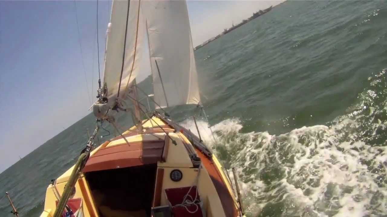 boomaroo 22 (catalina 22) Sailing on Port Phillip Bay - YouTube