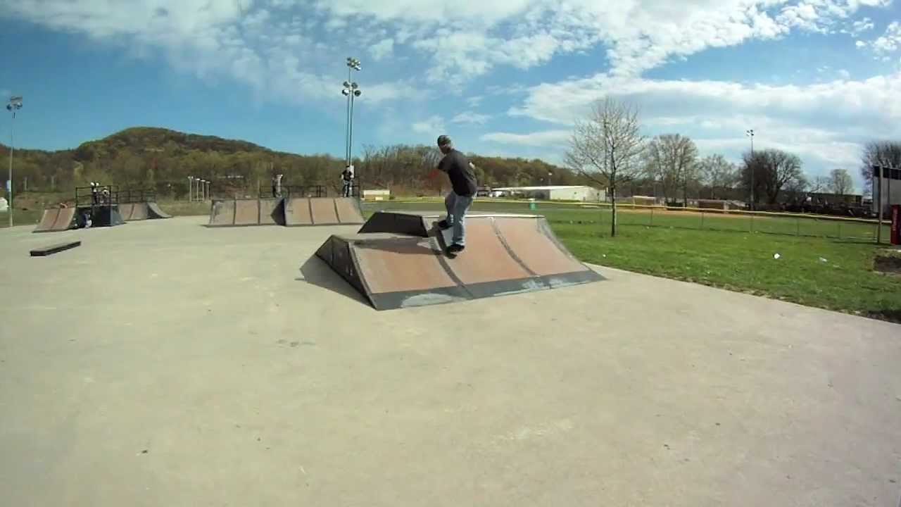 skateboard box jump - Sunbury Skatepark - YouTube