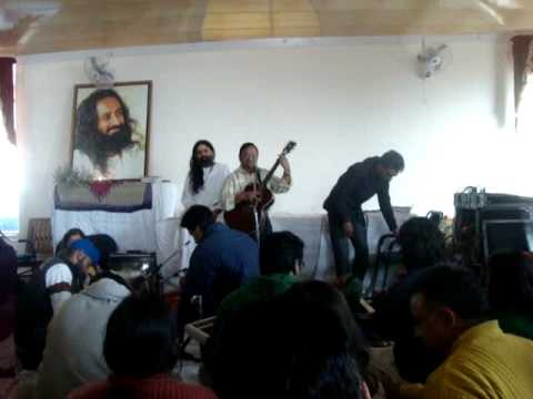 ACHUTAM KESHWAM sung by Deepak Tahil at Art of Living AMC by Rishi Nitya Pragya Ji at Solan-HP