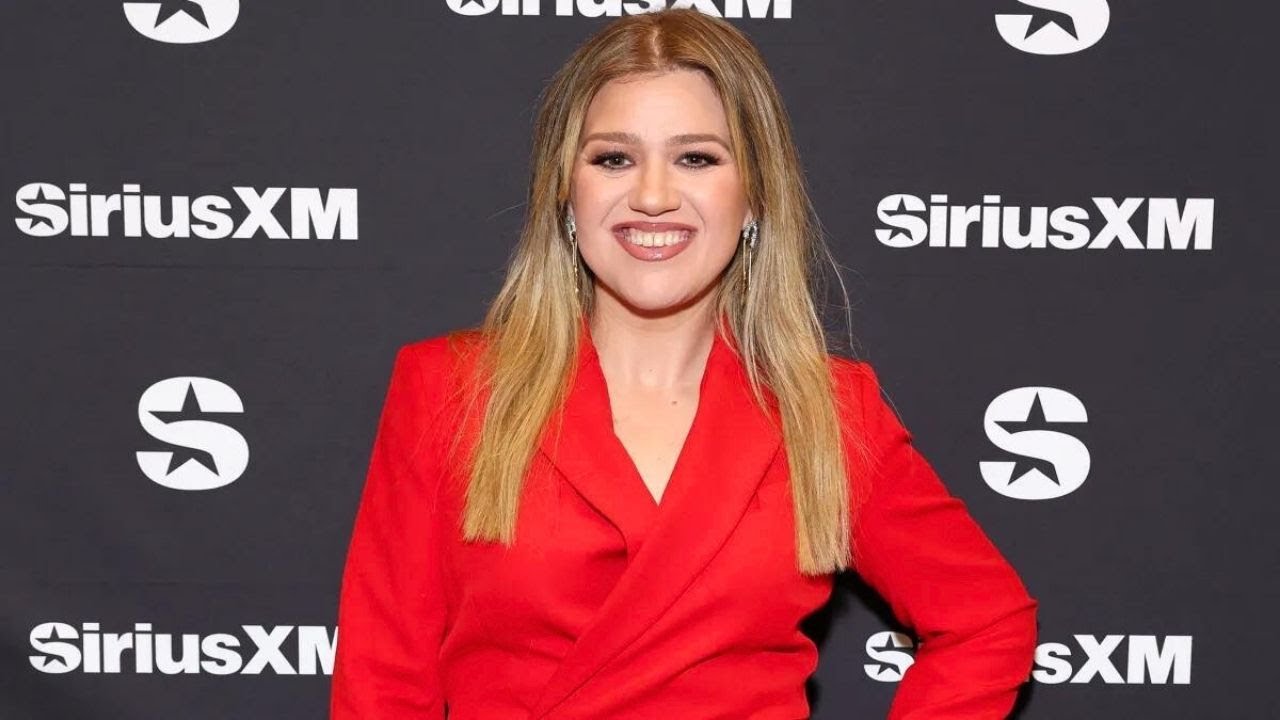 Kelly Clarkson's NYC Glow: Jokes About Being 'Sexier' Post-Weight Loss ...