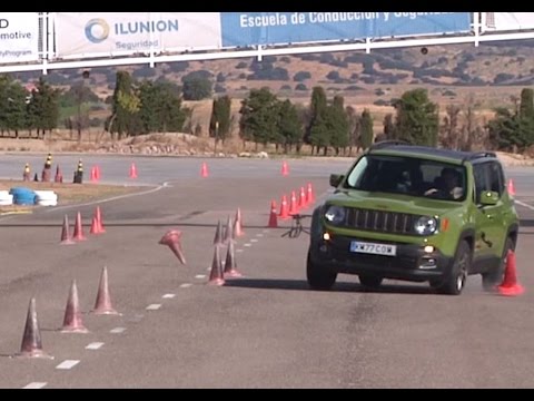 Jeep Renegade 2015 - Maniobra de esquiva (moose test) y eslalon | km77.com