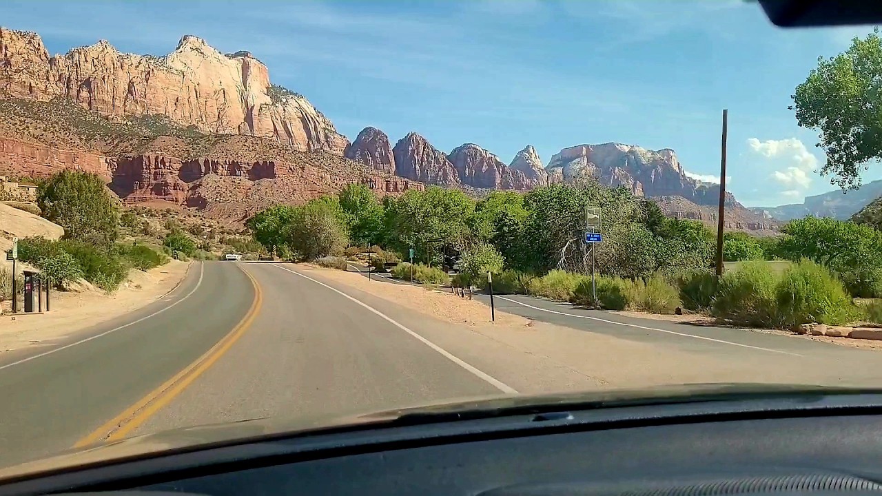 Scenic drive to the quaint little town of Springdale Utah in Zion ...