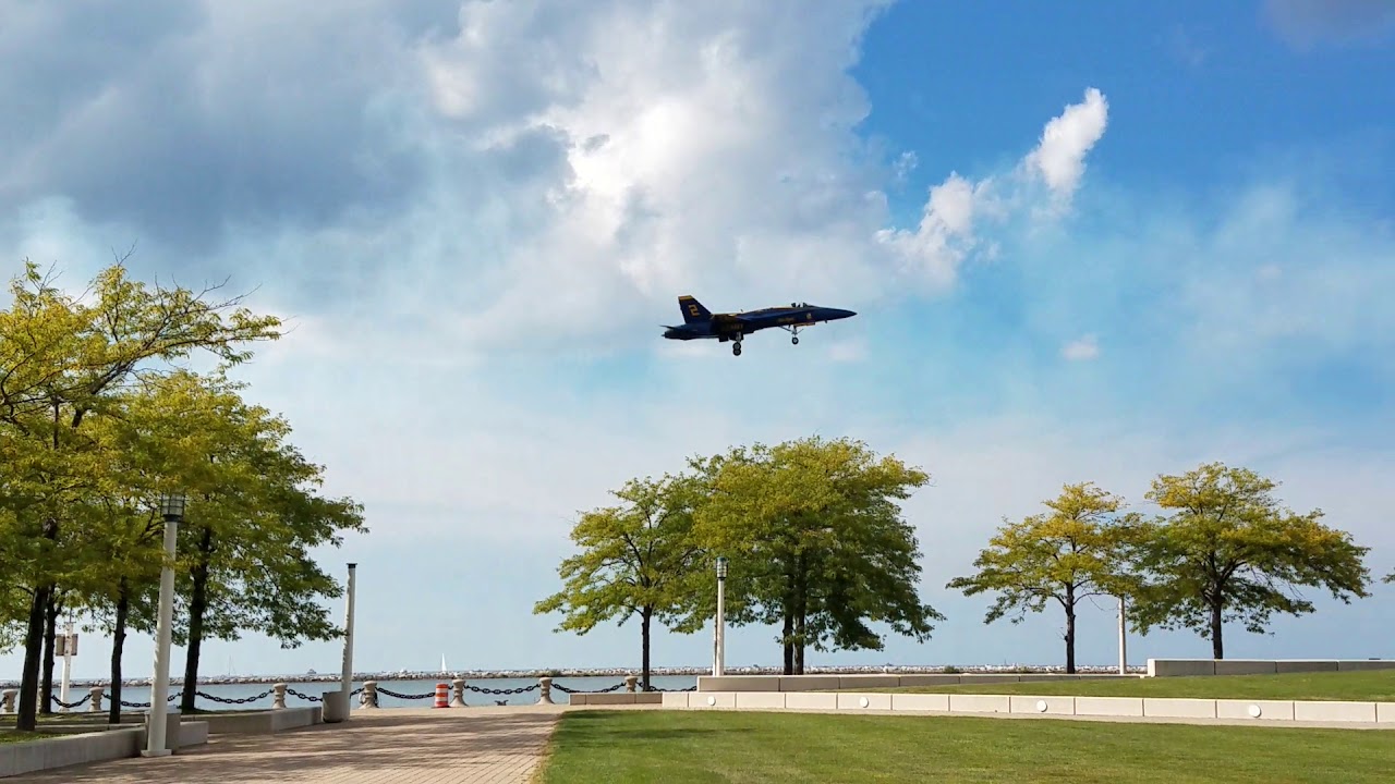 Blue Angels at Cleveland Air Show 2018 - YouTube