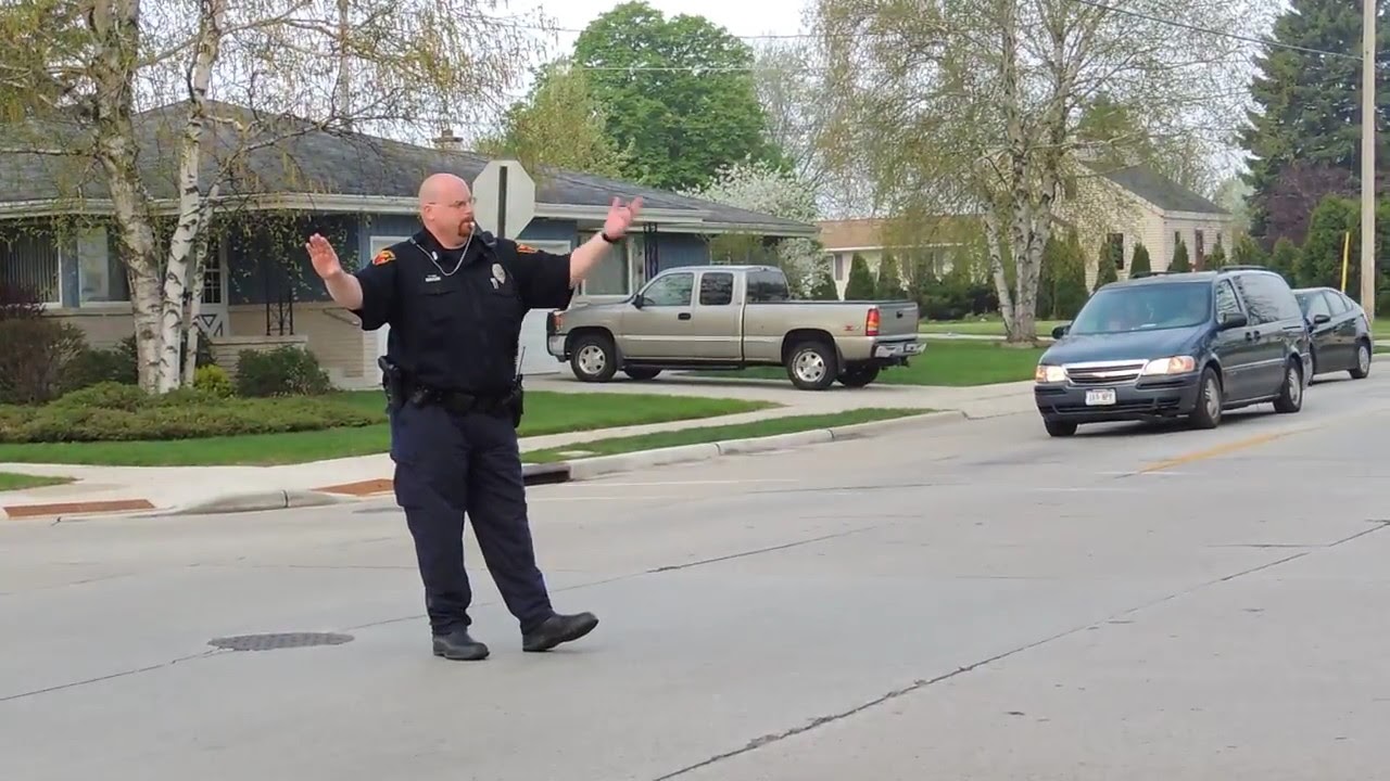 Sheboygan Police directing traffic at South 18th Street & Washington ...
