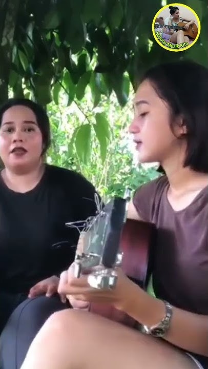 Cewek Cantik Ini Main Gitar Sambil Nyanyi Merdu Sekali - YouTube