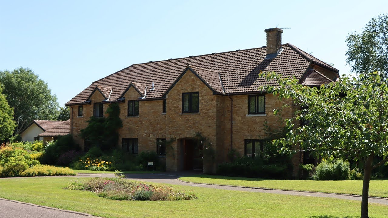 Take a mini tour of Little Bridge House | Children's Hospice South West ...