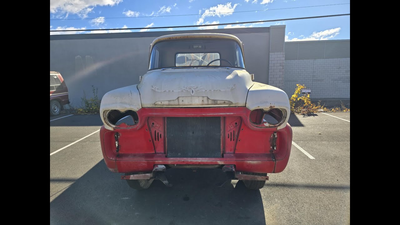1958 Chevrolet LCF engine start (part 2) - YouTube