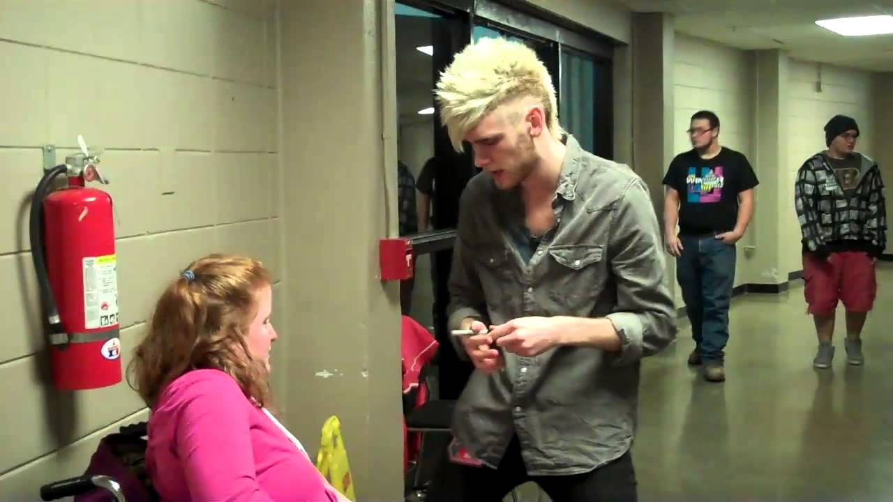 Katy Bowersox at a private Meet and Greet with Colton Dixon - YouTube