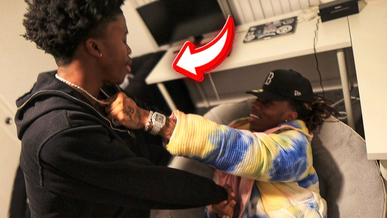 QUAN AND ELIIANTE SNATCHED EACHOTHERS CHAINS!!! - YouTube