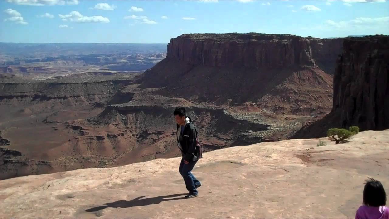 Dangerous Stunt @ Grand View Point - Moab 2012 - YouTube