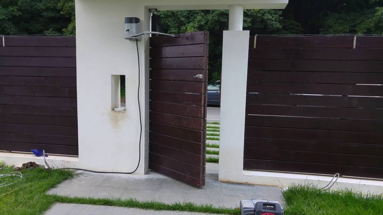 Automatizare poarta pietonala - YouTube