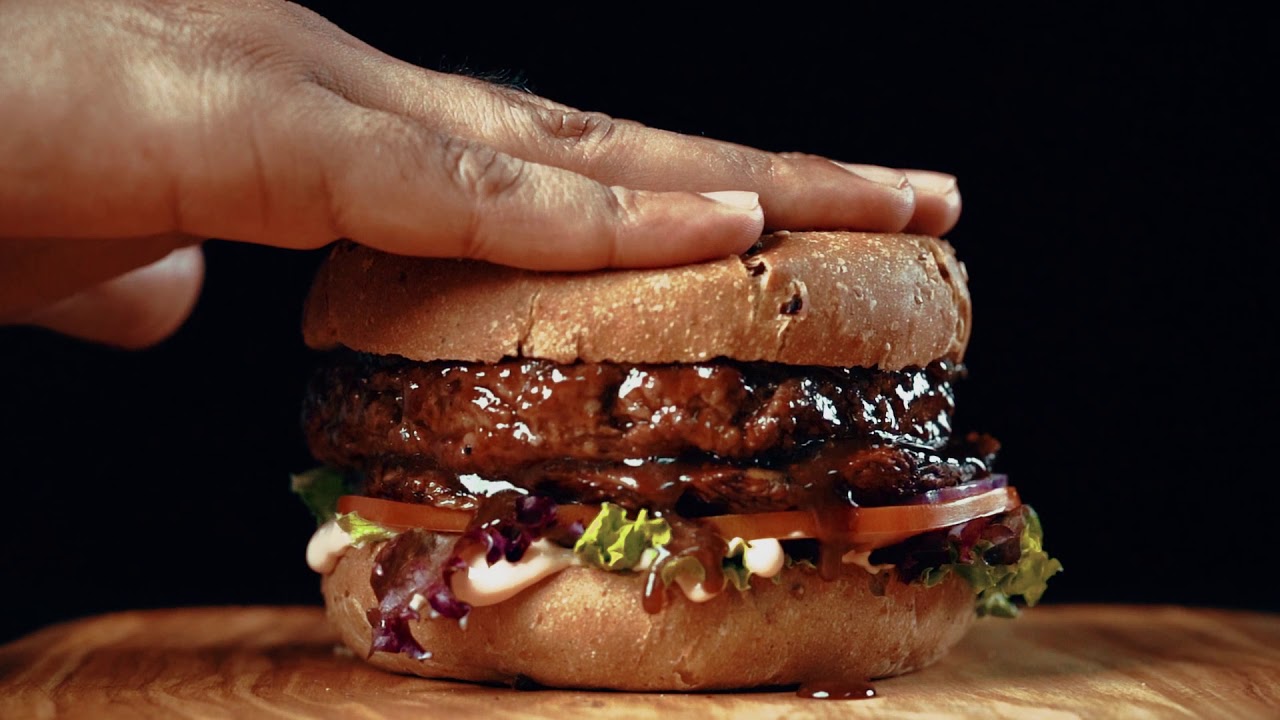 Best African Burger in Dubai I Tribes I Burger 02 - YouTube