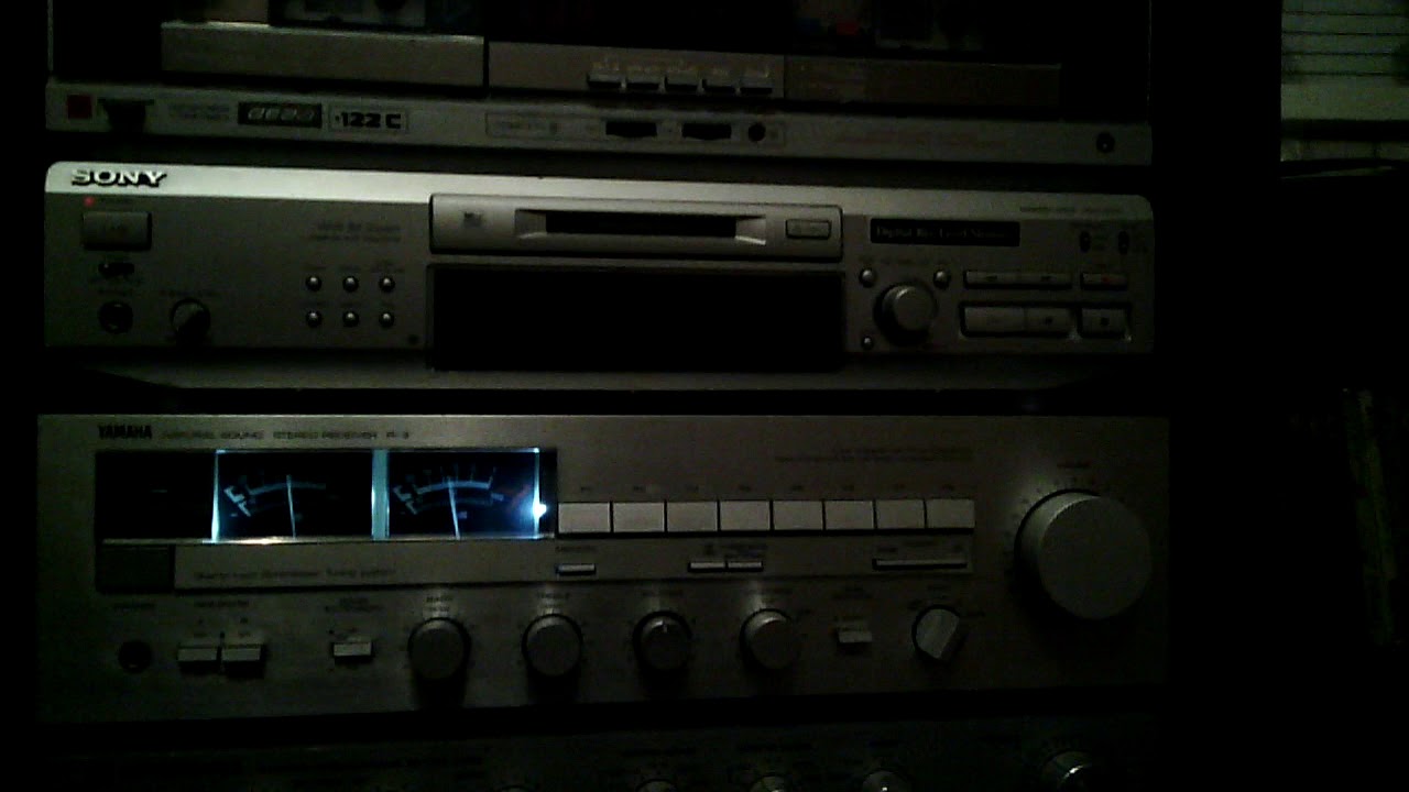 RECEIVER YAMAHA R-3 - YouTube