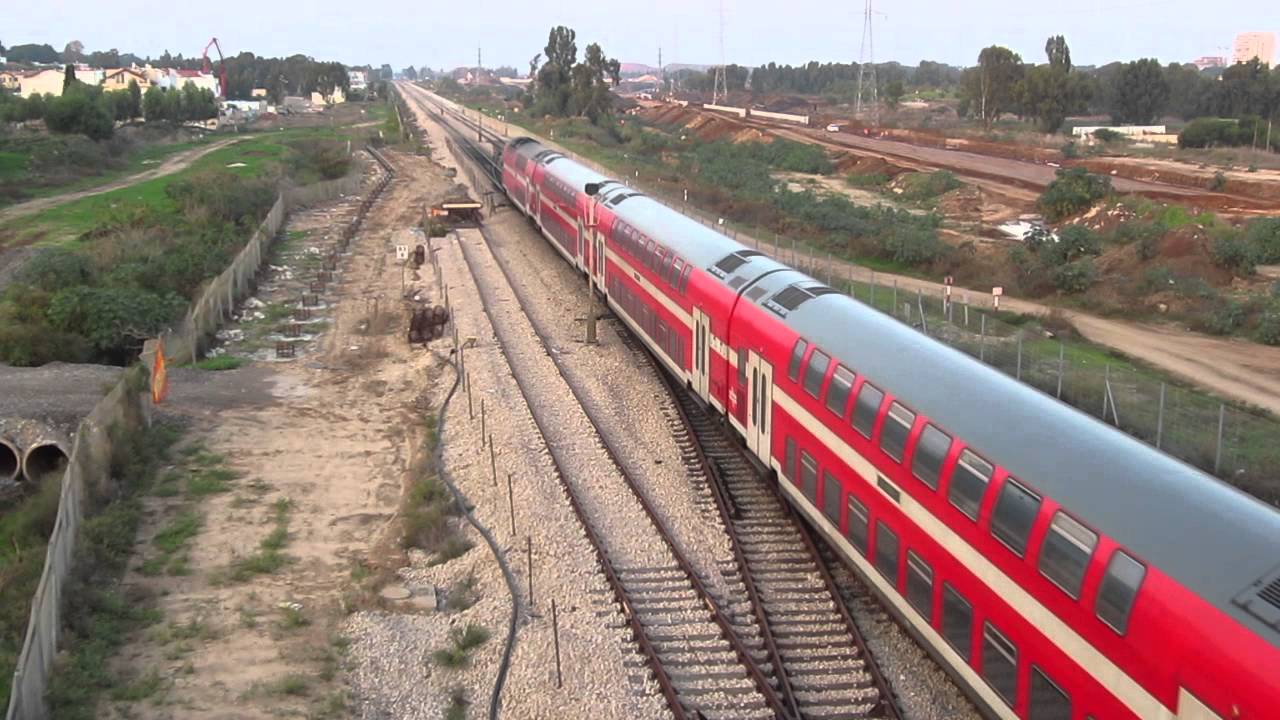 Israel Railways 1306 (Euro 3200) and 753 at Hertsliyya - YouTube