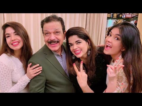 Famous Villain Govind Namdev With His Daughters / Parents / Wife ...