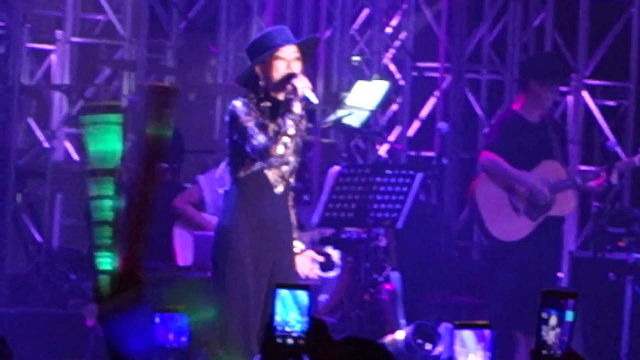 Sammi Cheng (鄭秀文) Touch Mi 2 Concert Singapore 09072016 - 终身美麗 - YouTube