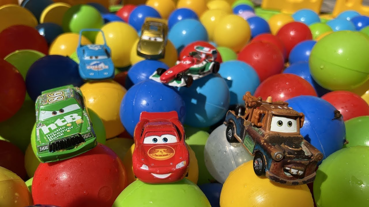 Disney Pixar Cars falling into deep pool, Lightning McQueen, Tow Mater ...