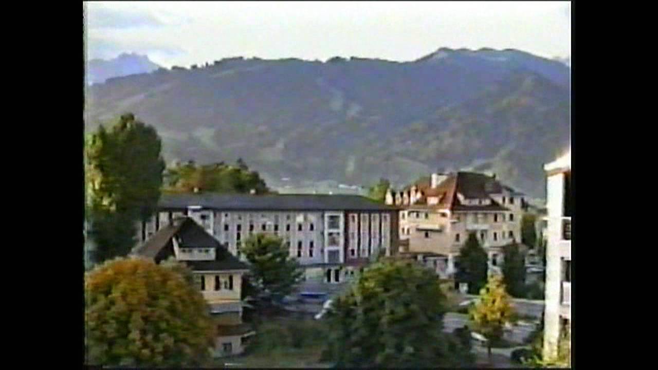 Visitng Berlin Wall 1988 - YouTube