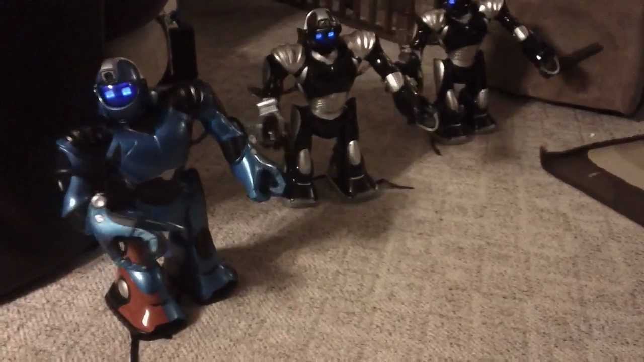 wowwee robosapien v2s dancing - YouTube
