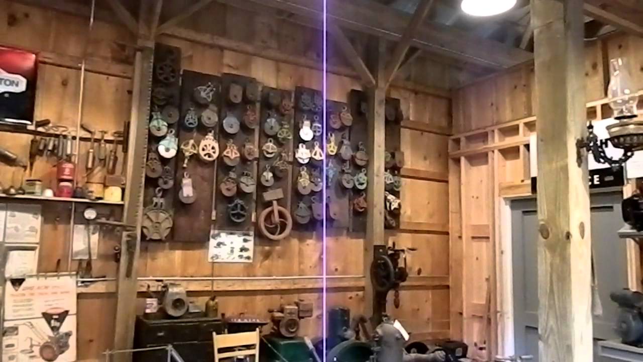 Conneticut antique machinery small engine room - YouTube