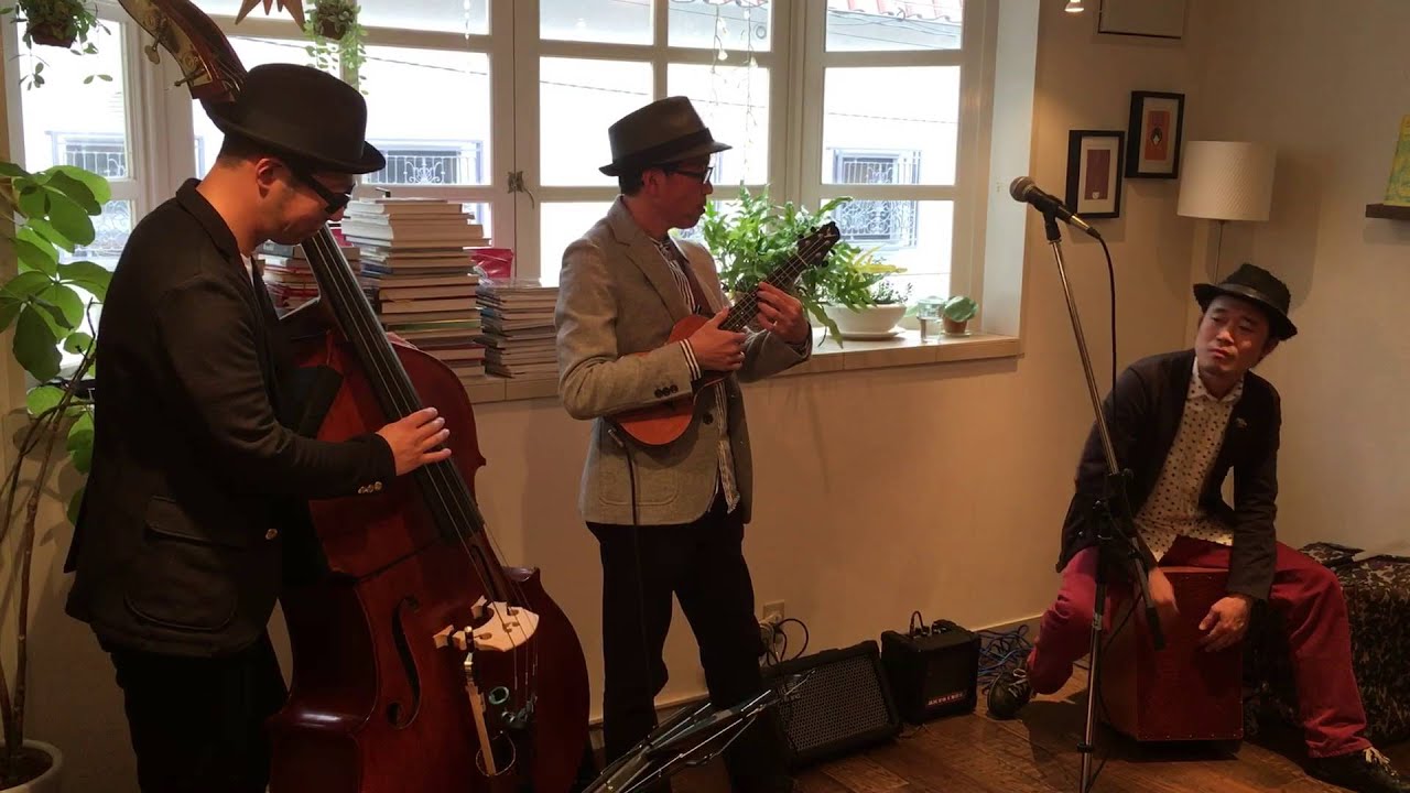 ukulele swing trio - YouTube