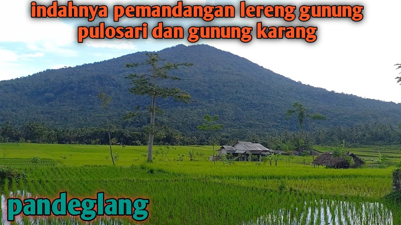 Indahnya Pemandangan Sepanjang Jalan Lereng Gunung Karang Dan Gunung ...