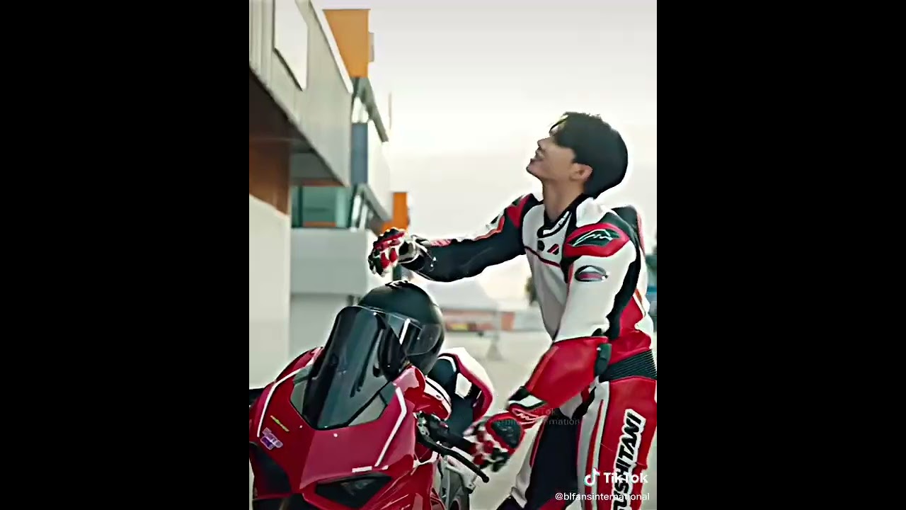 First episode of Prapai & Sky Scenes ️🔥 Love In The Air Episode 8 - YouTube