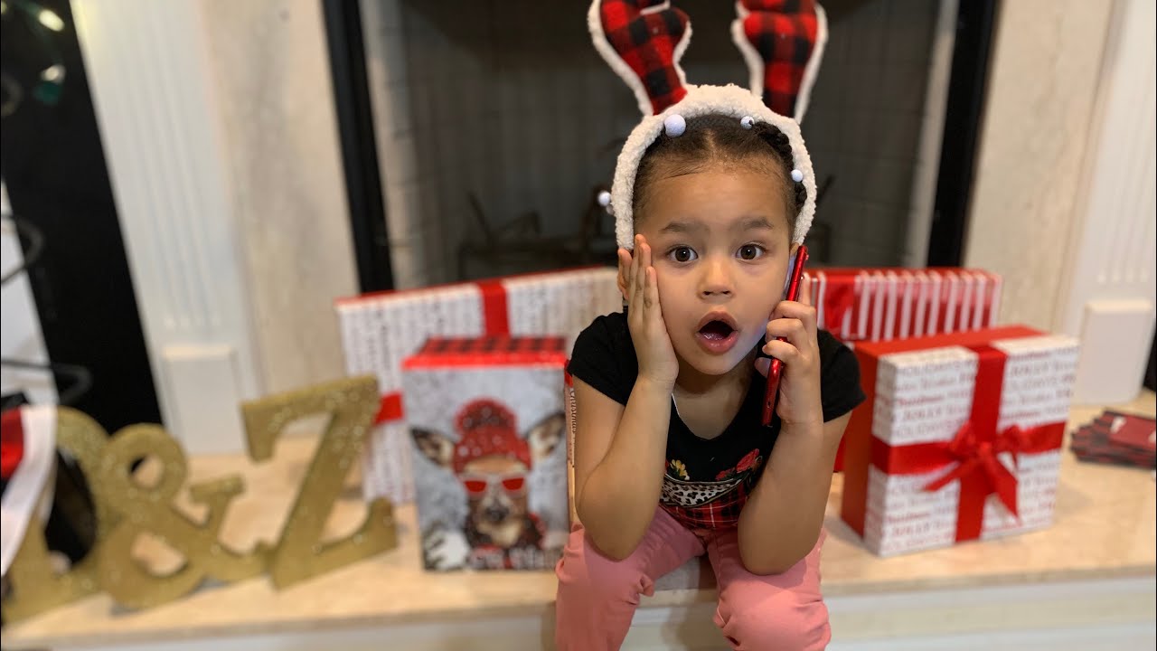 ZOEY CALLS SANTA FOR THE FIRST TIME ‼️..... *SHOCKING* VLOGMAS DAY 20 ...