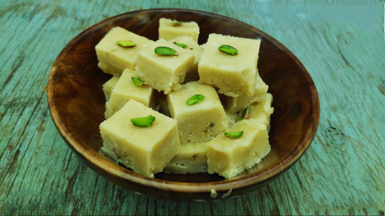 MAIDA BARFI RECIPE // HAL KOVA // EASY SWEET RECIPE // HOW TO MAKE ...
