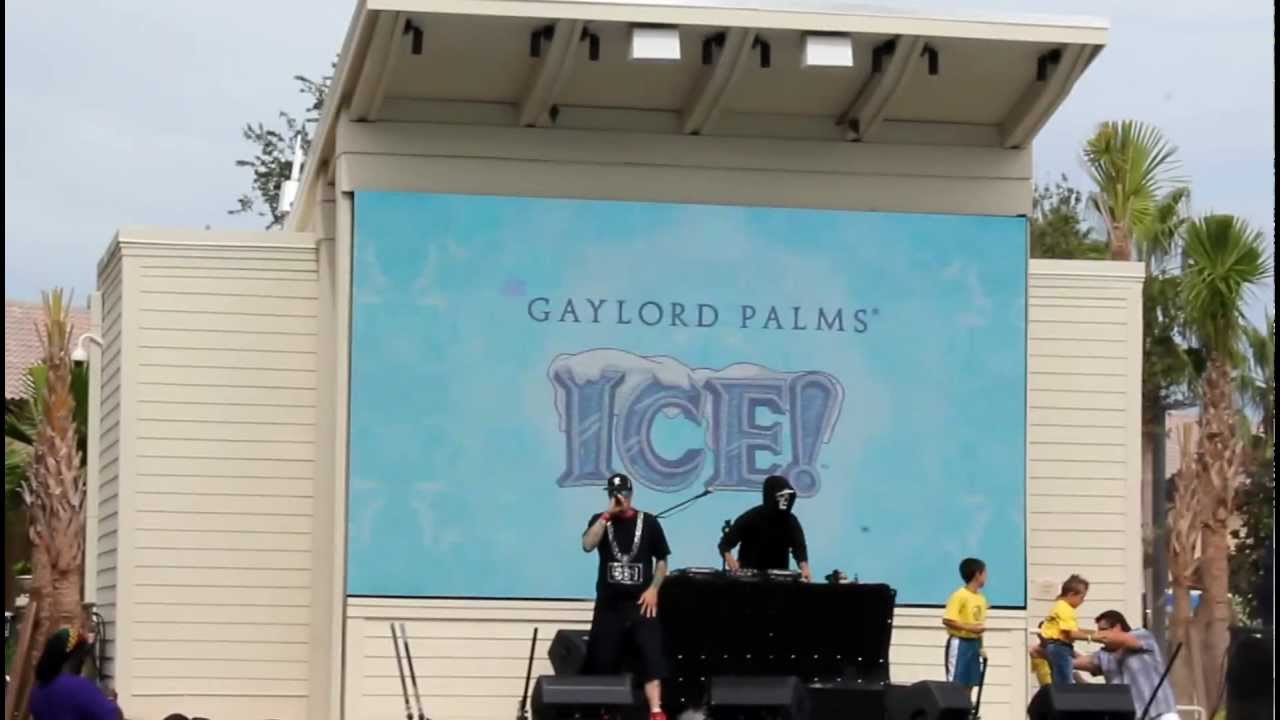 Vanilla Ice singing Ice Ice Baby live at Gaylord Palms - YouTube