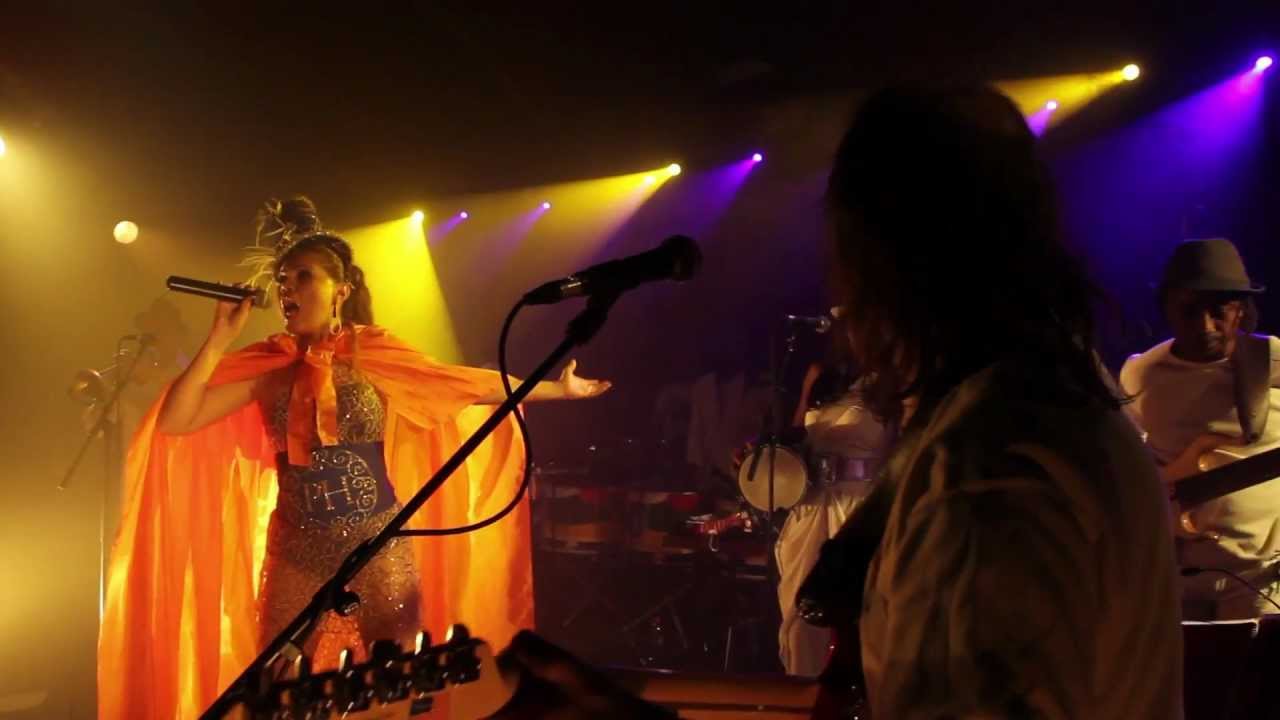 ANNA TORRES au CABARET SAUVAGE (2ème partie) - YouTube