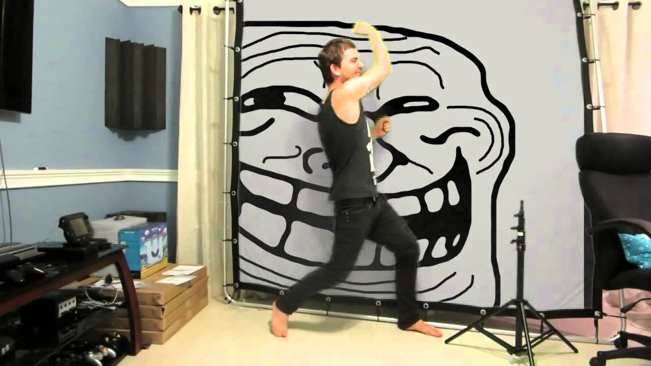 First Time Using Chroma Key (Punching Troll Face) - YouTube
