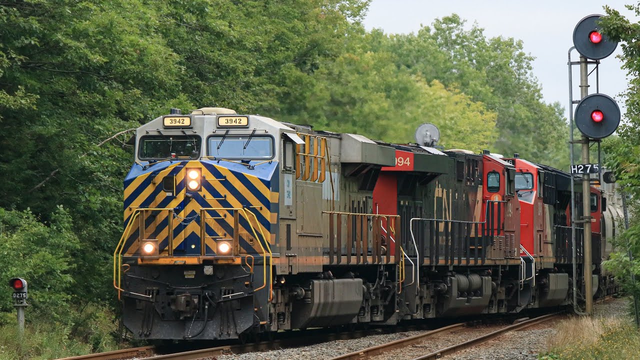 Rare! CN Z120 Takes The Siding At Oakfield In Meet With CN L507 - YouTube