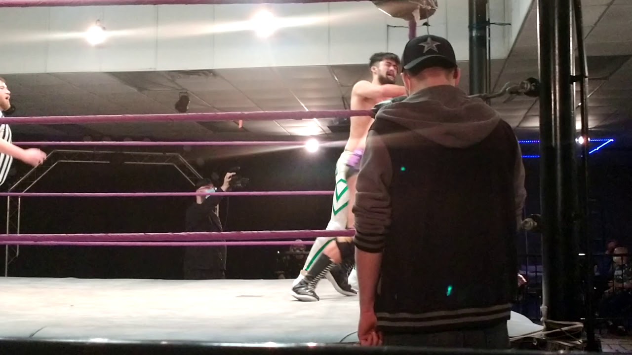 Jaxson Stone vs Yuta - YouTube