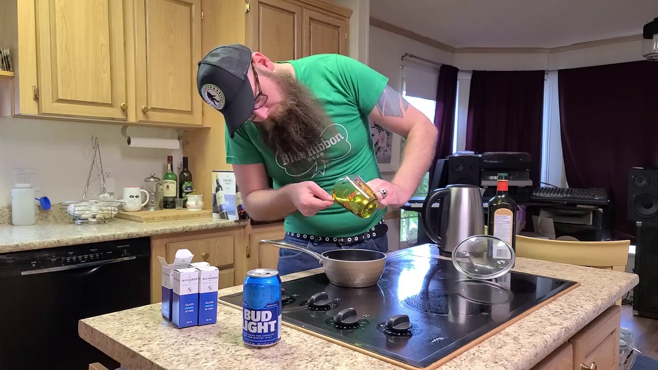 HOW TO MAKE AN OLIVE OIL TINCTURE ! RSO / HASH OIL ! UNCLE POTSQUATCH ...