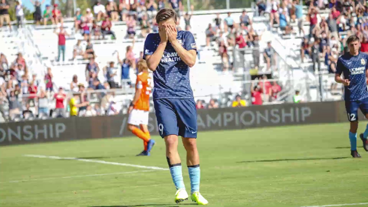 Darek Formella's Touching Goal Celebration - YouTube