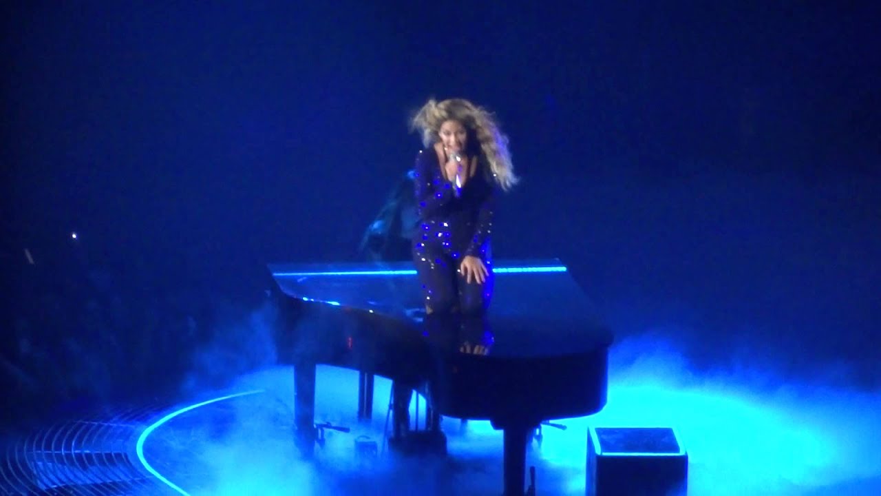 1+1 (Live) | Beyoncé | October 23, 2013 - YouTube