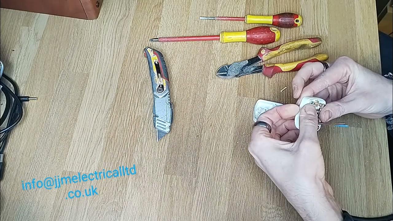 How to connect - wire a plug top - YouTube