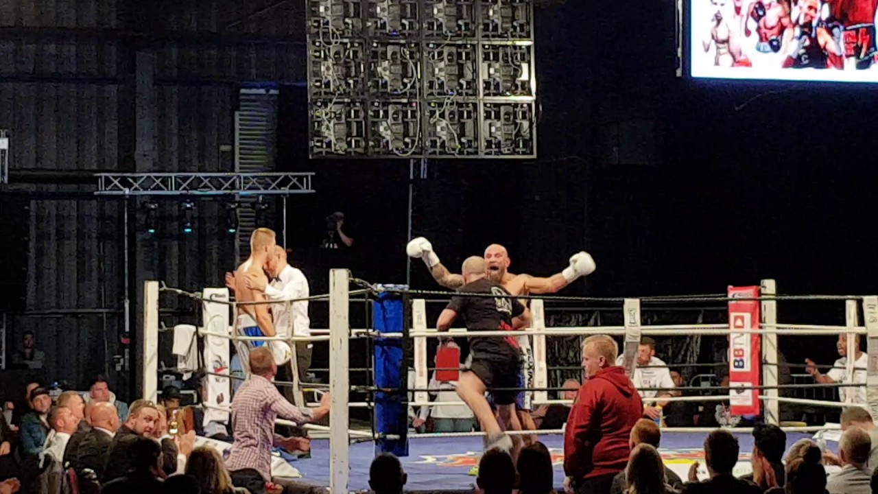 Reece Cartwright vs Rafael Chiruta (29/7/17) - YouTube