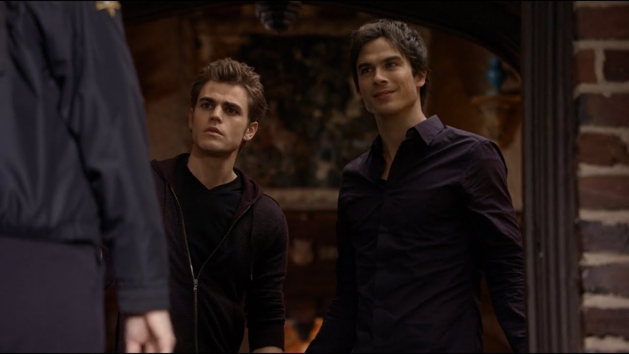 La Sheriff Forbes le Informa a Damon de un Nuevo Ataque Vampiro | The ...