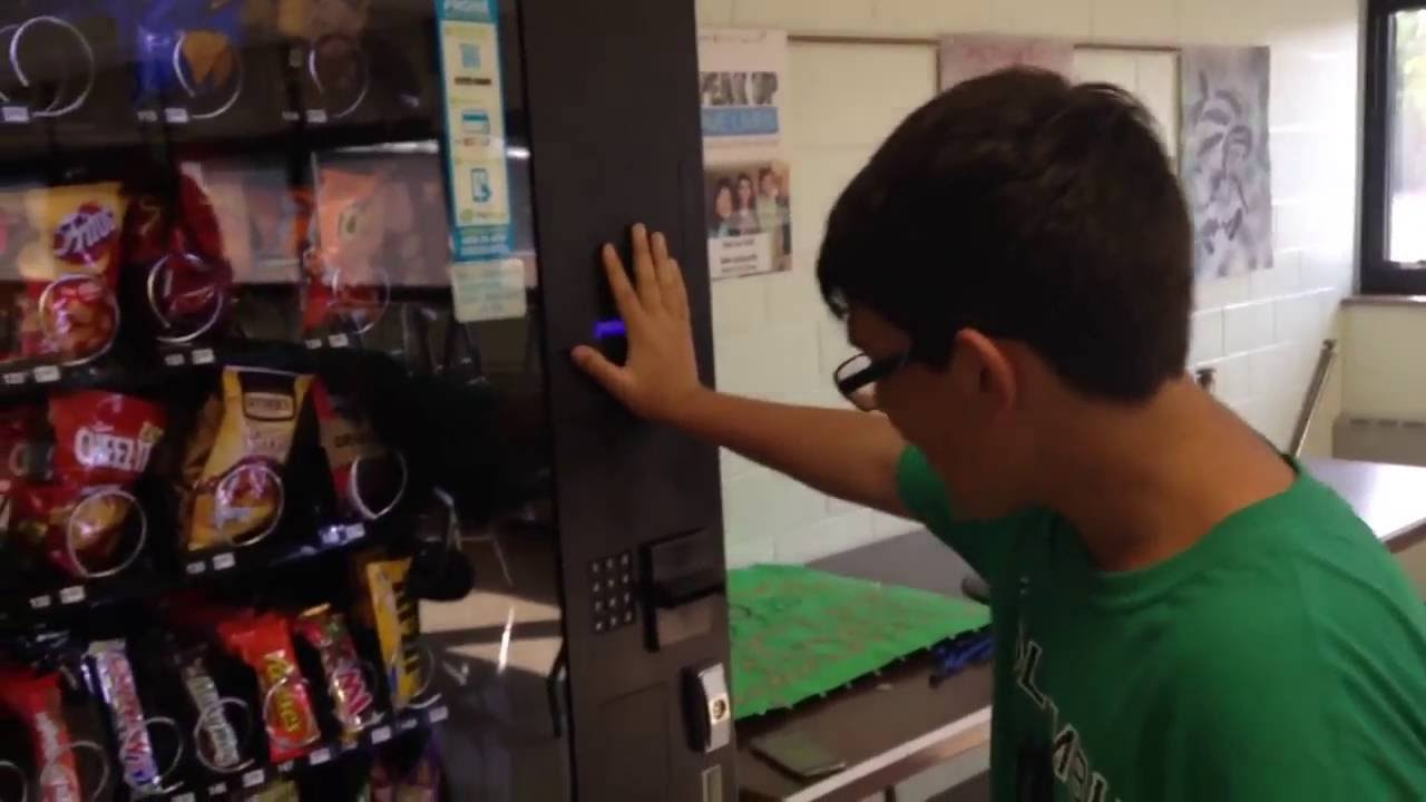 How to get free food out of a vending machine! - YouTube