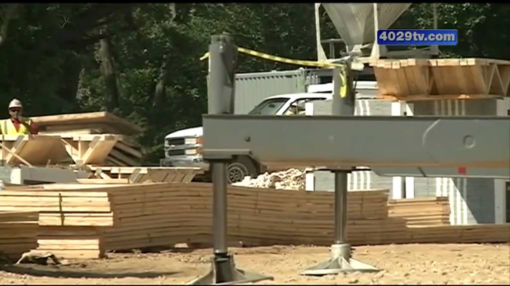Fuel spill latest safety problem at construction site - YouTube